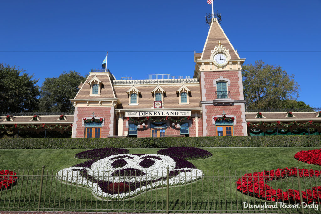 Disneyland Railroad - Main Street U.S.A. - Disneyland Park